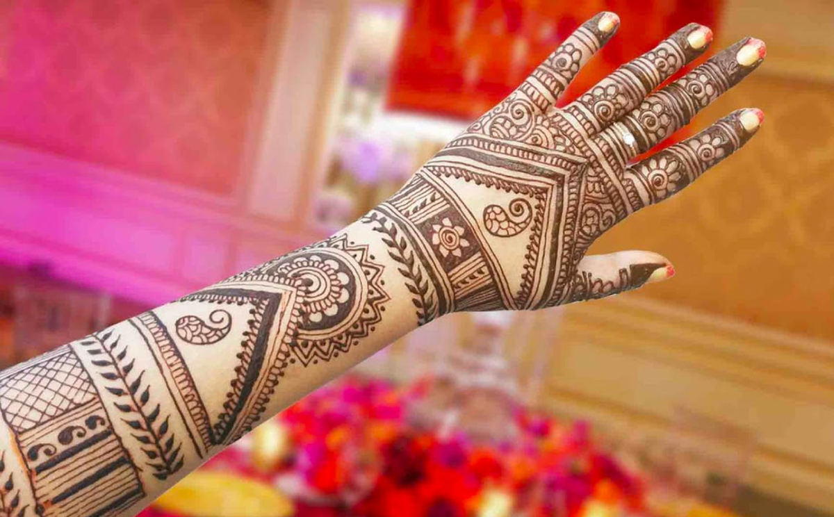 Henna in Morocco moroccan culture - MoroccoTouring